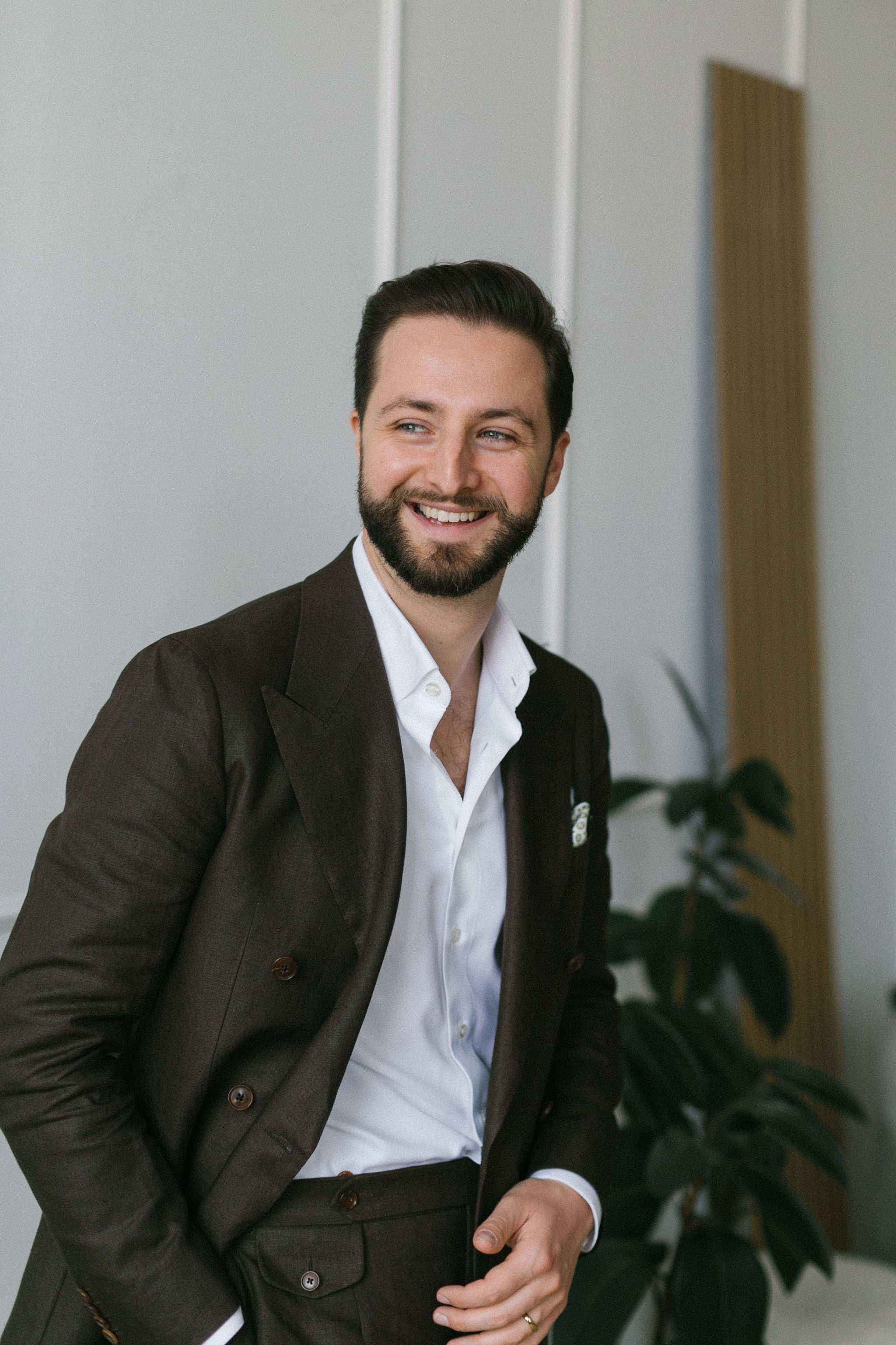 How Many Shirt Buttons Should I Leave Undone? – Mr. Cavaliere