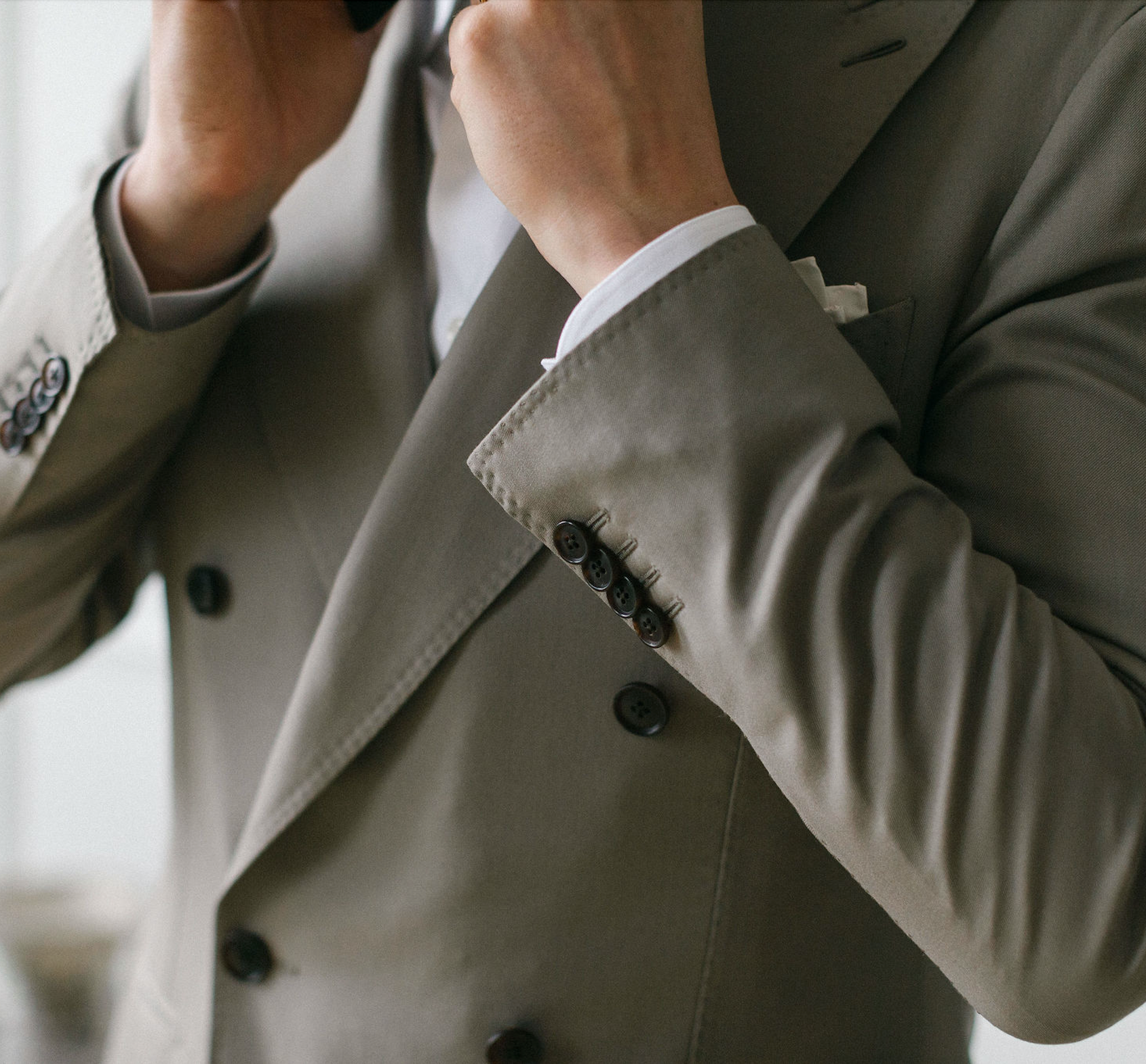Surgeon’s Cuffs, Cocktail Cuffs, and Sleeve Buttons: Which Is Right fo ...
